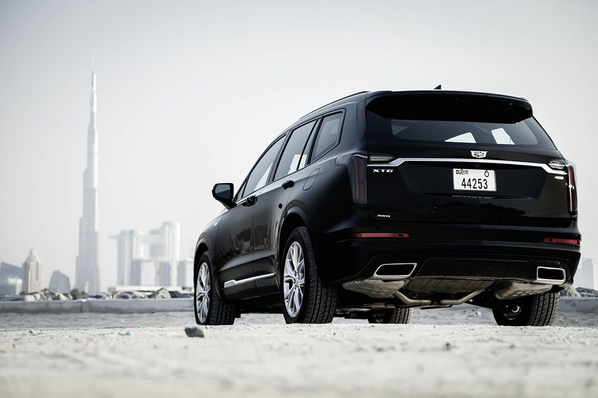 StriveME - كاديلاك XT6: سيارة رجال الاعمال، عائلية وفخمة